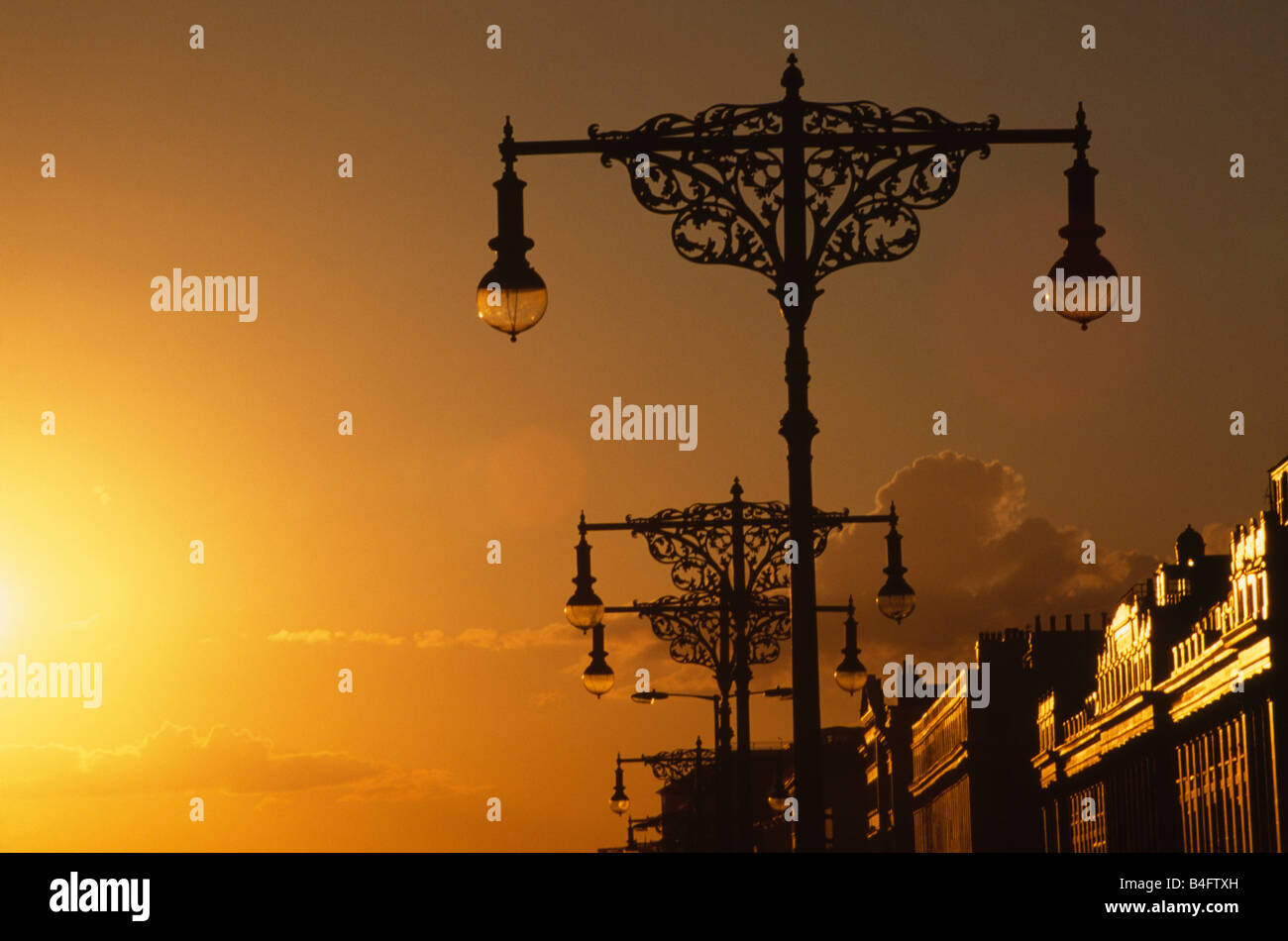Victorian street lighting hi-res stock photography and images - Alamy