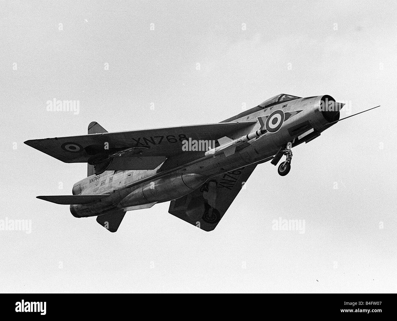 Aircraft English Electric BAC Lightning F2 XN768 S of 92 Sqd Royal Air ...