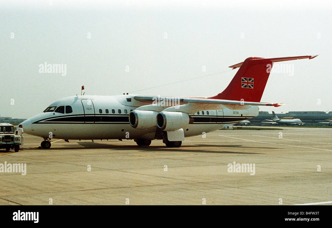 Queens flight bae 146 hi-res stock photography and images - Alamy