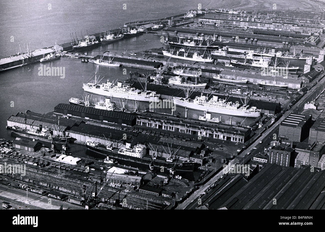 Liverpool docks 1960s hi-res stock photography and images - Alamy