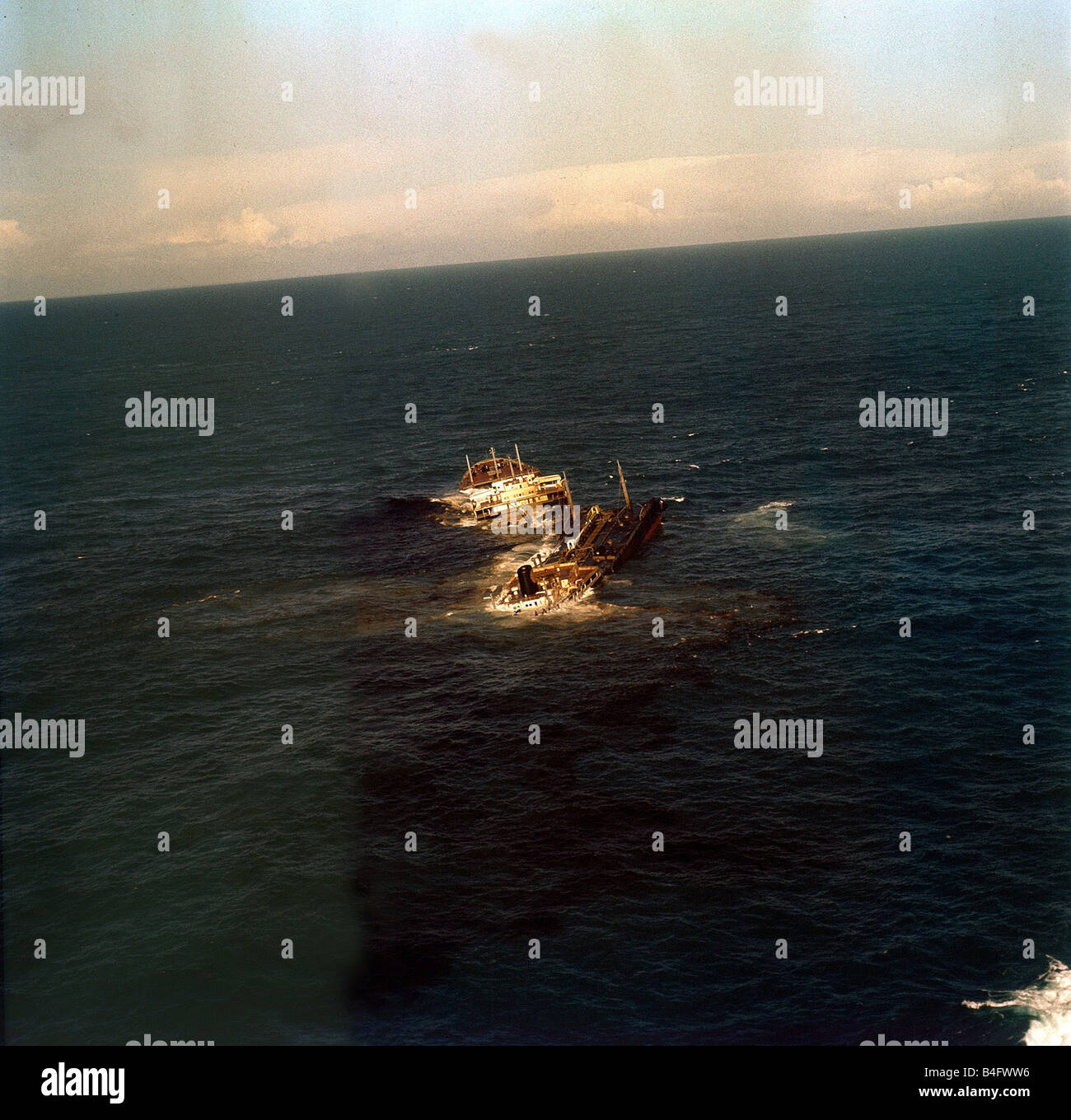 Seven stones reef hi-res stock photography and images - Alamy