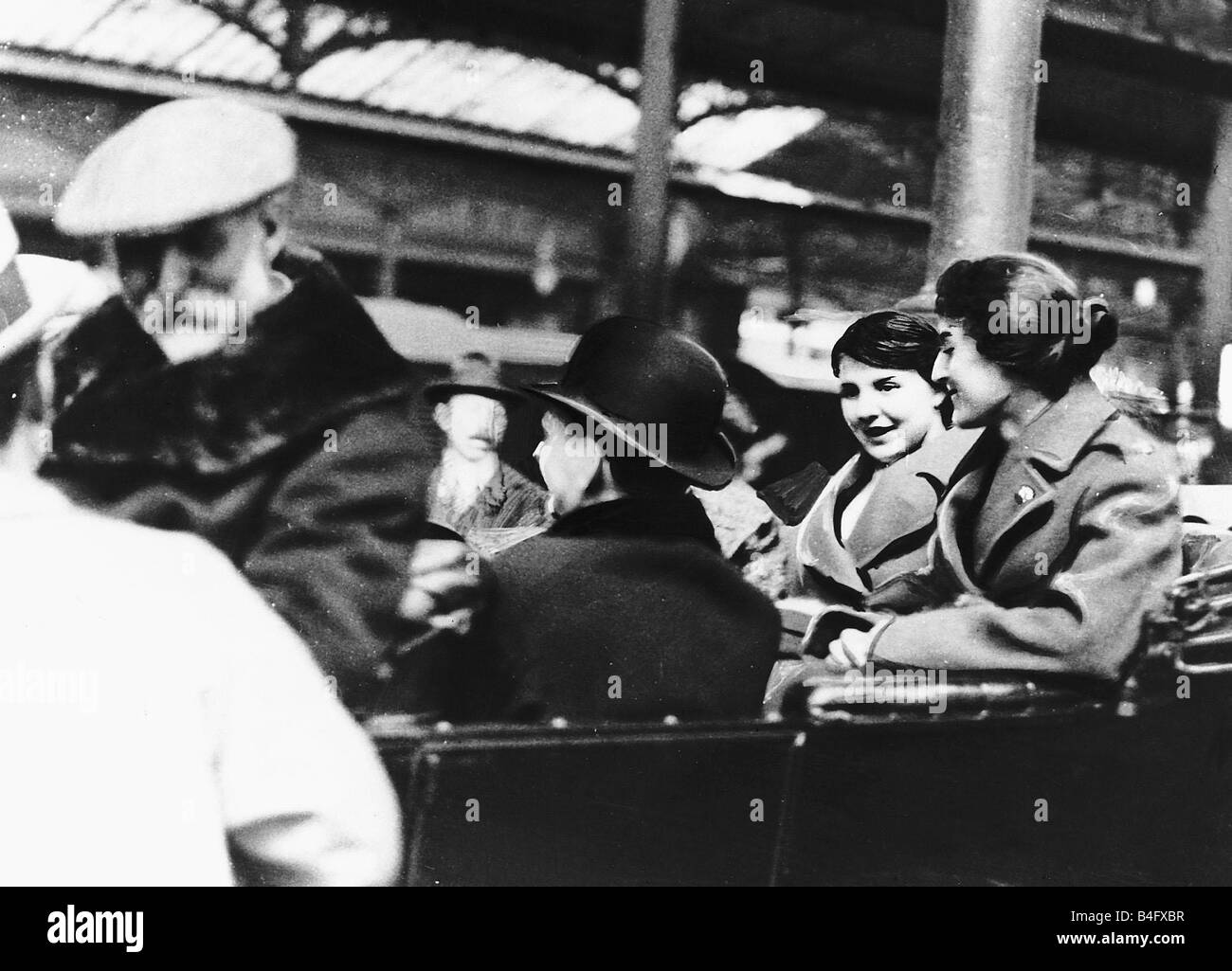 Survivors of the titanic disaster April 1912 Stock Photo - Alamy