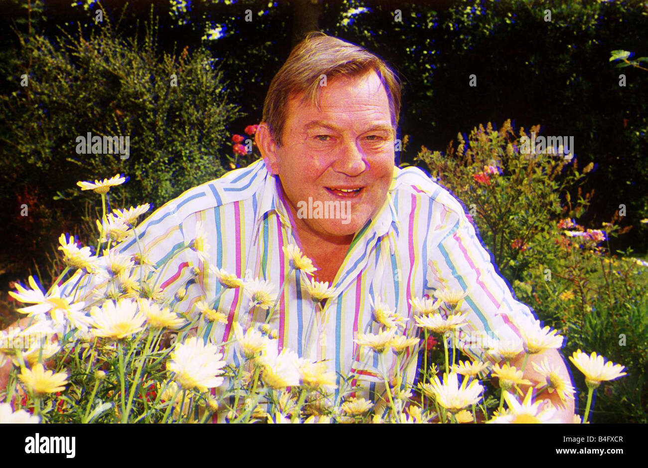 Terry Scott Comedy Actor in his garden at home dbase msi Mirrorpix ...