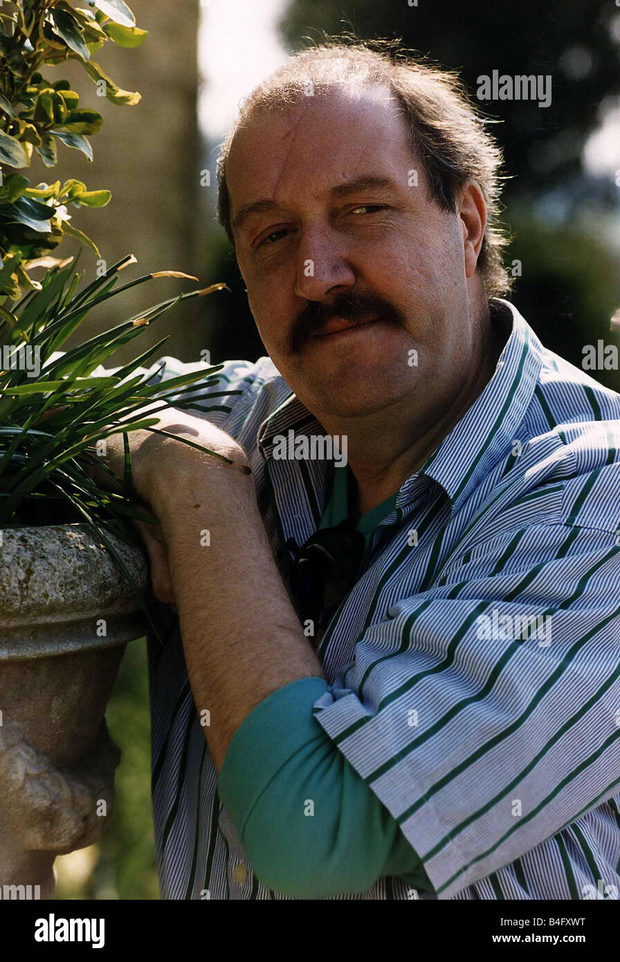 Gorden Kaye actor in allo allo almost fully recovered from a near fatal ...
