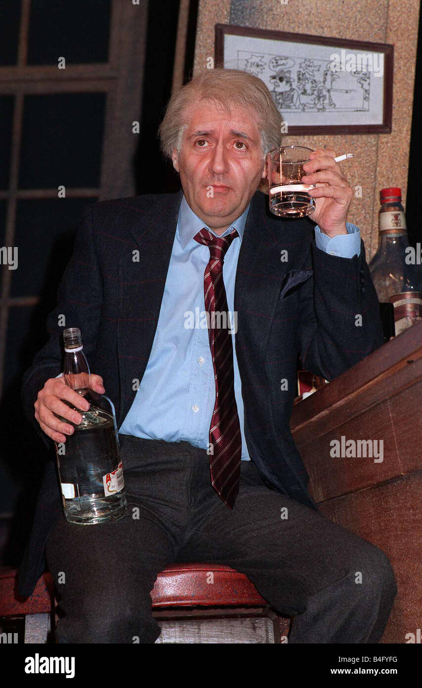 Tom Conti actor in the play Jeffrey Bernard is Unwell drinking and ...