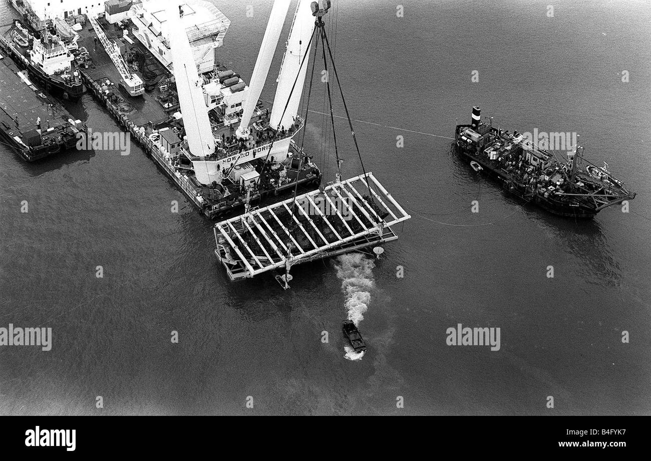 Raising Of Mary Rose Ship From The Sea Bed In Portsmouth October 1982