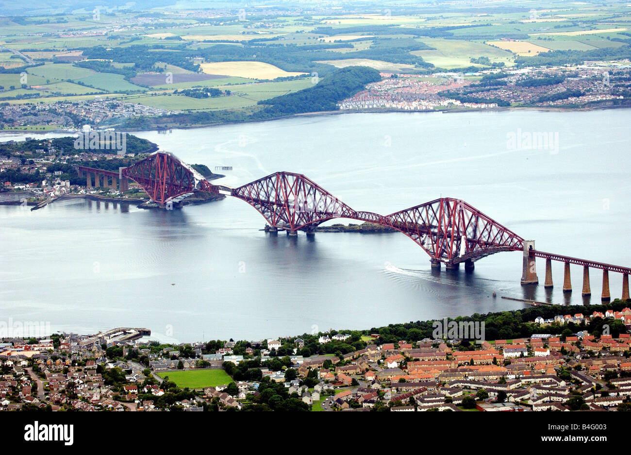 Forth Bridge Aerial Stock Photos & Forth Bridge Aerial Stock Images - Alamy