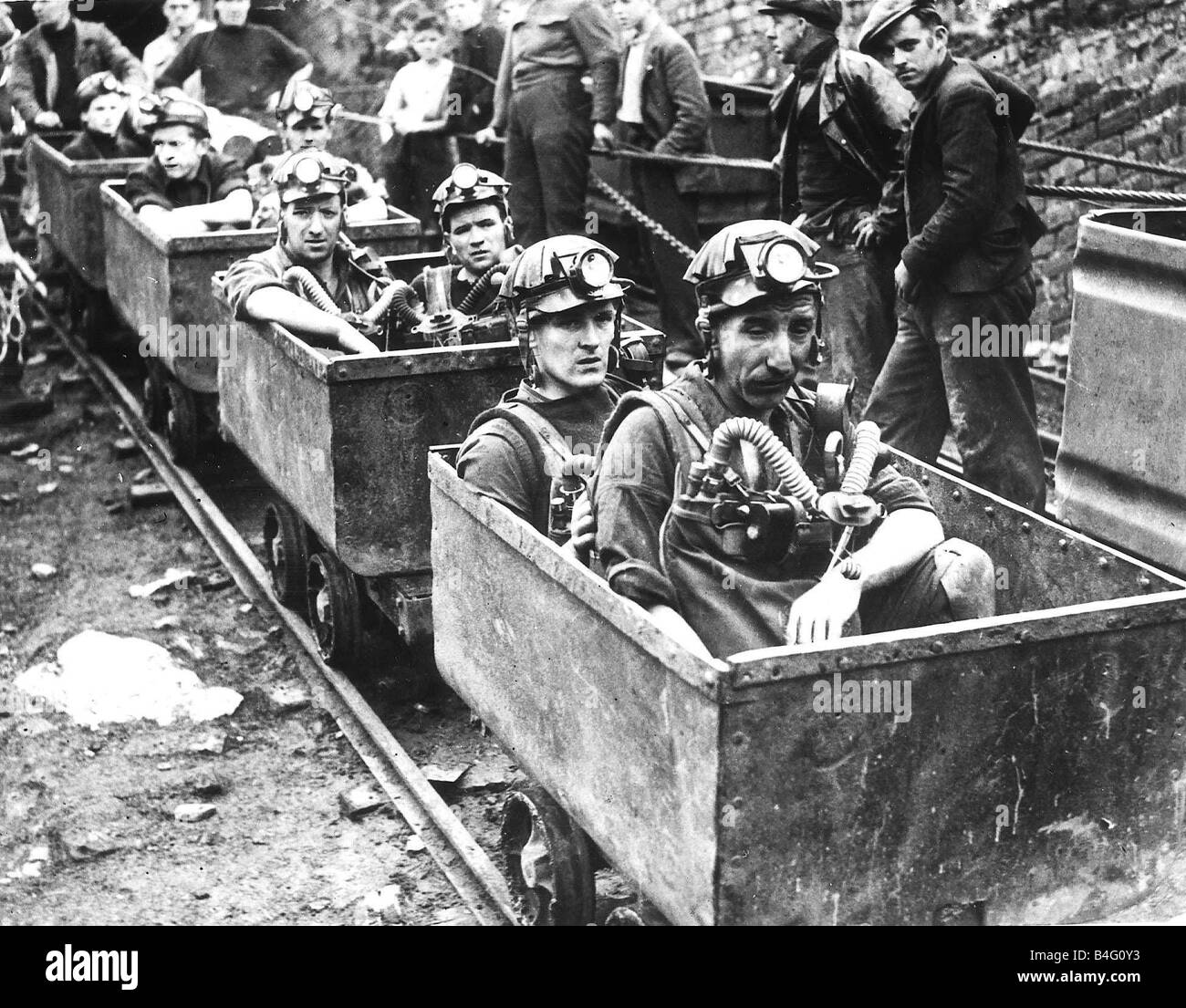 Rescue workers in their trucks after the disaster at Knockshinnoch mine ...