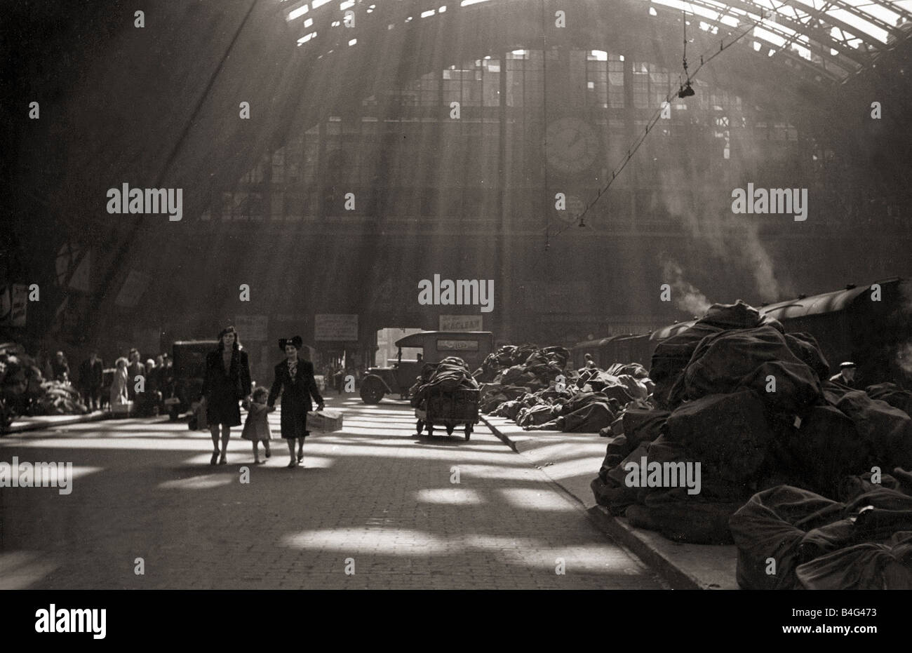 Ww2 mail bags hi-res stock photography and images - Alamy