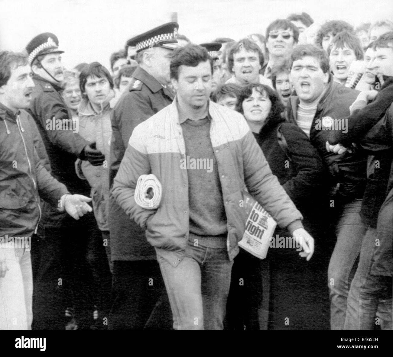 Miners pickets and police in scuffles at Bilston Glen Colliery near ...