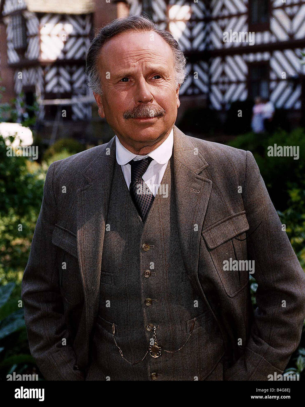 Edward Hardwicke Actor in edwardian three piece suit Stock Photo - Alamy