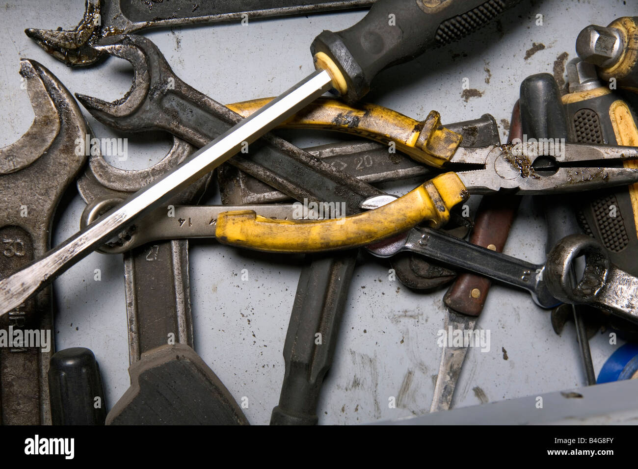 Horizontal work hi-res stock photography and images - Alamy