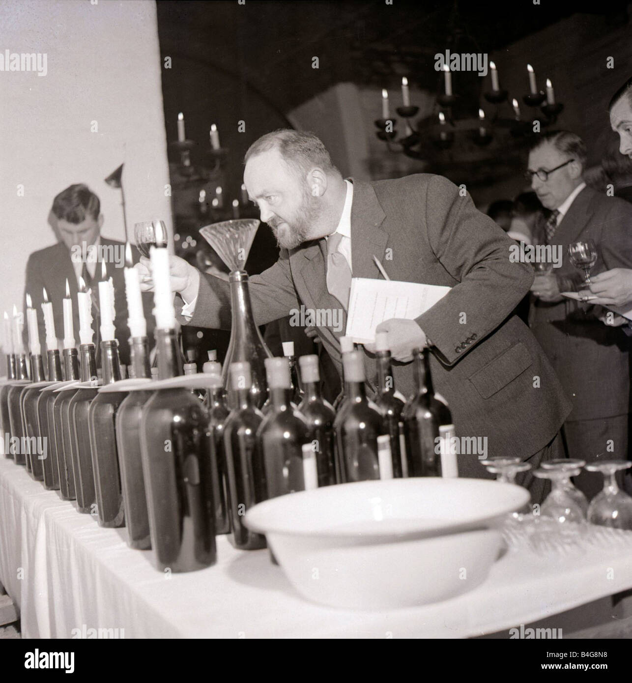 1950s drinking wine hi-res stock photography and images - Alamy