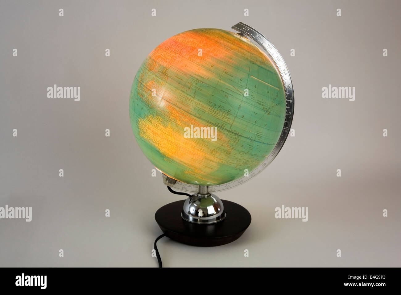 Spinning globe studio hi-res stock photography and images - Alamy