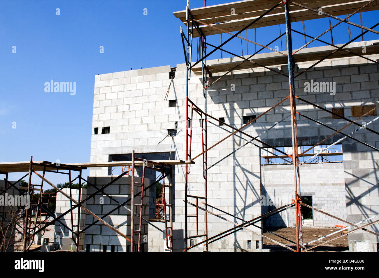 Walkway scaffold hi-res stock photography and images - Alamy