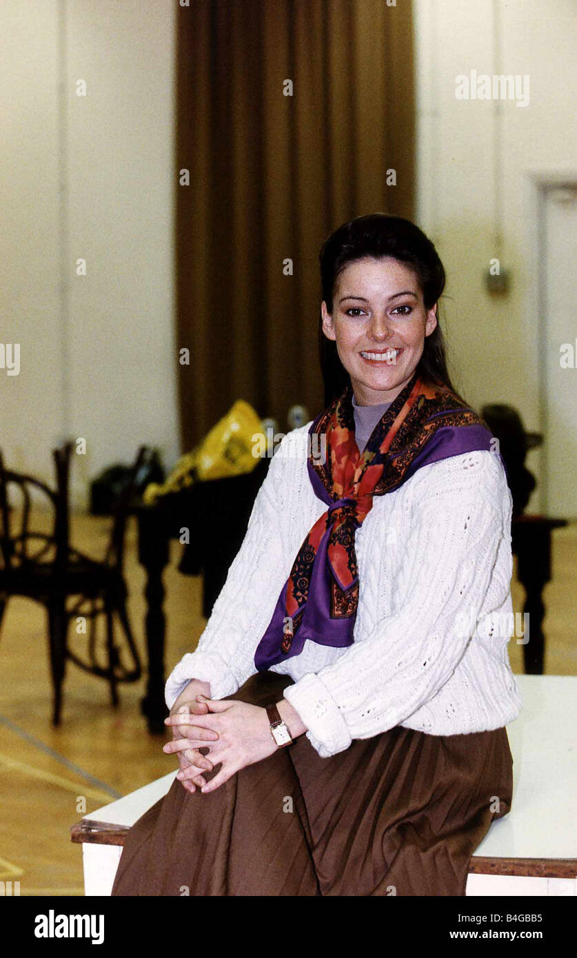 Actress ruthie henshall hi-res stock photography and images - Alamy