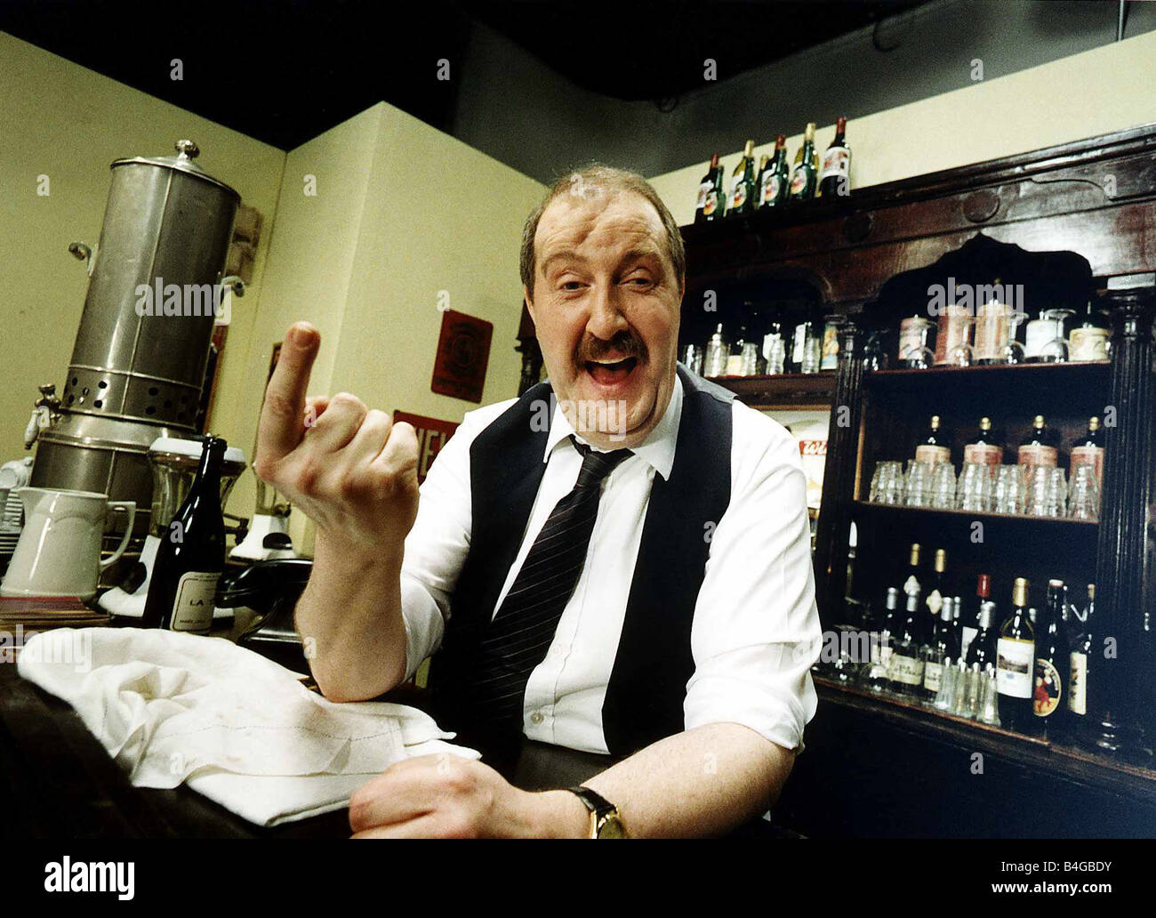 Gordon Kaye Actor in his role of Renee in TV Prog Allo Allo Stock Photo ...