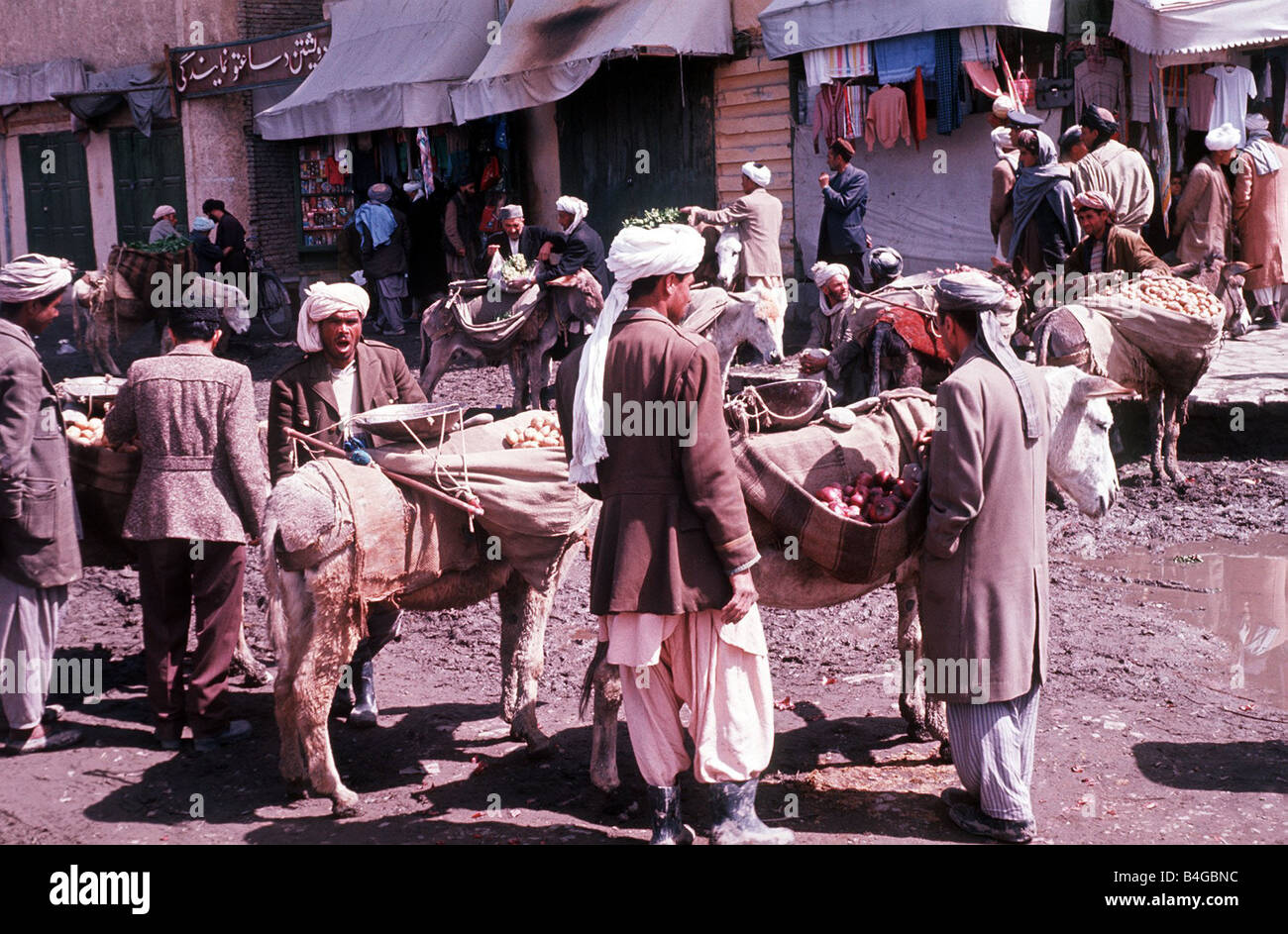 Typical market scene in Kabul the capital of Afghanistan Stock Photo ...