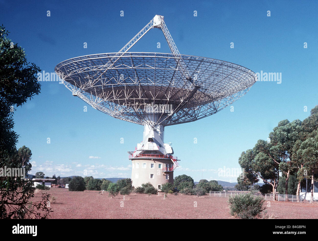 Radio telescope at Parkes New South Wales Australia Stock Photo - Alamy