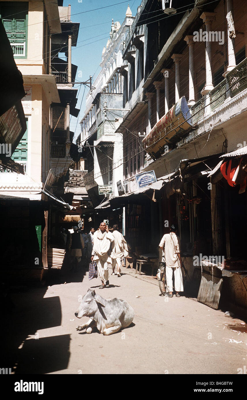 A Typical Narrow Street in Varanasi Benares North India Stock Photo - Alamy