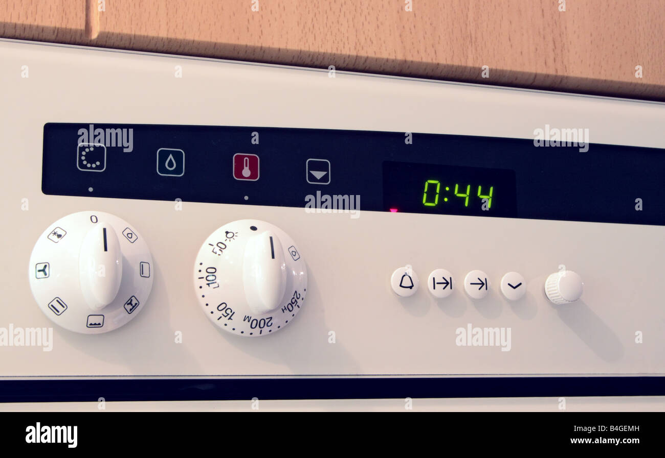 Oven Control Panel showing Clock Stock Photo - Alamy