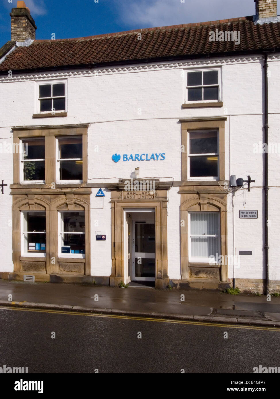 Small town bank hi-res stock photography and images - Alamy