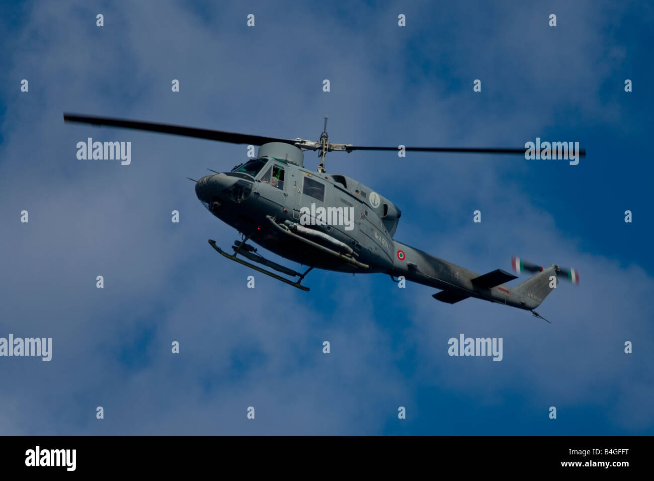 Bell helicopter hi-res stock photography and images - Alamy