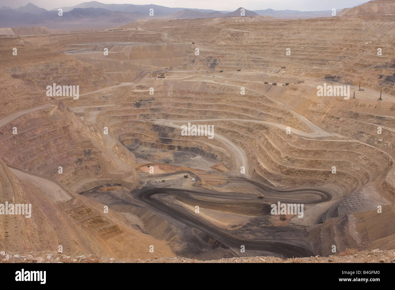 North American open pit gold mine Stock Photo - Alamy