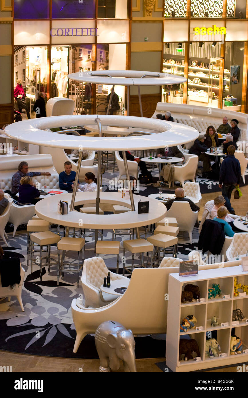 Shopping stadsfeestzaal hi-res stock photography and images - Alamy