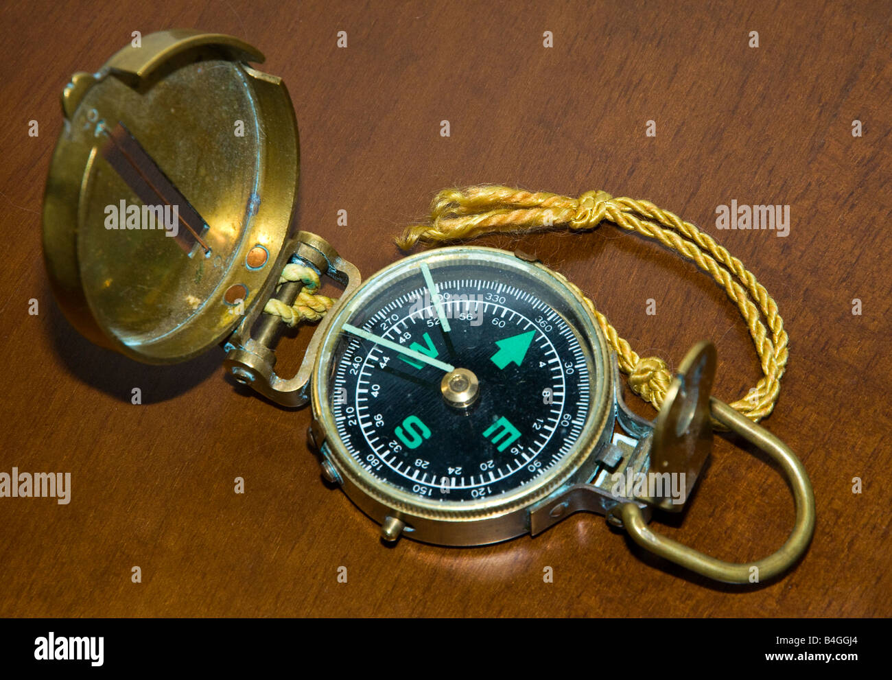 Compass antique hi-res stock photography and images - Alamy