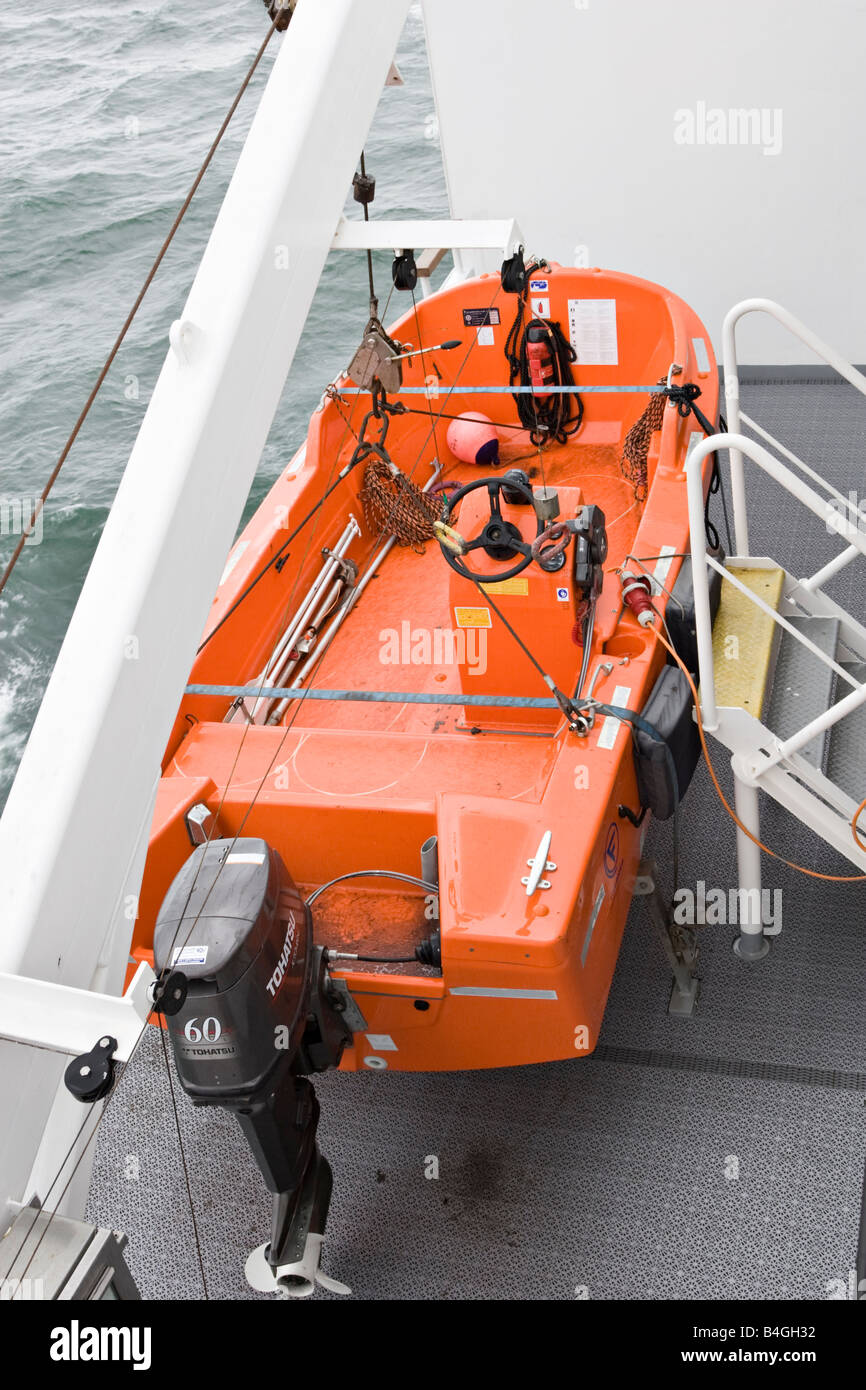 Rescue boat hi-res stock photography and images - Alamy