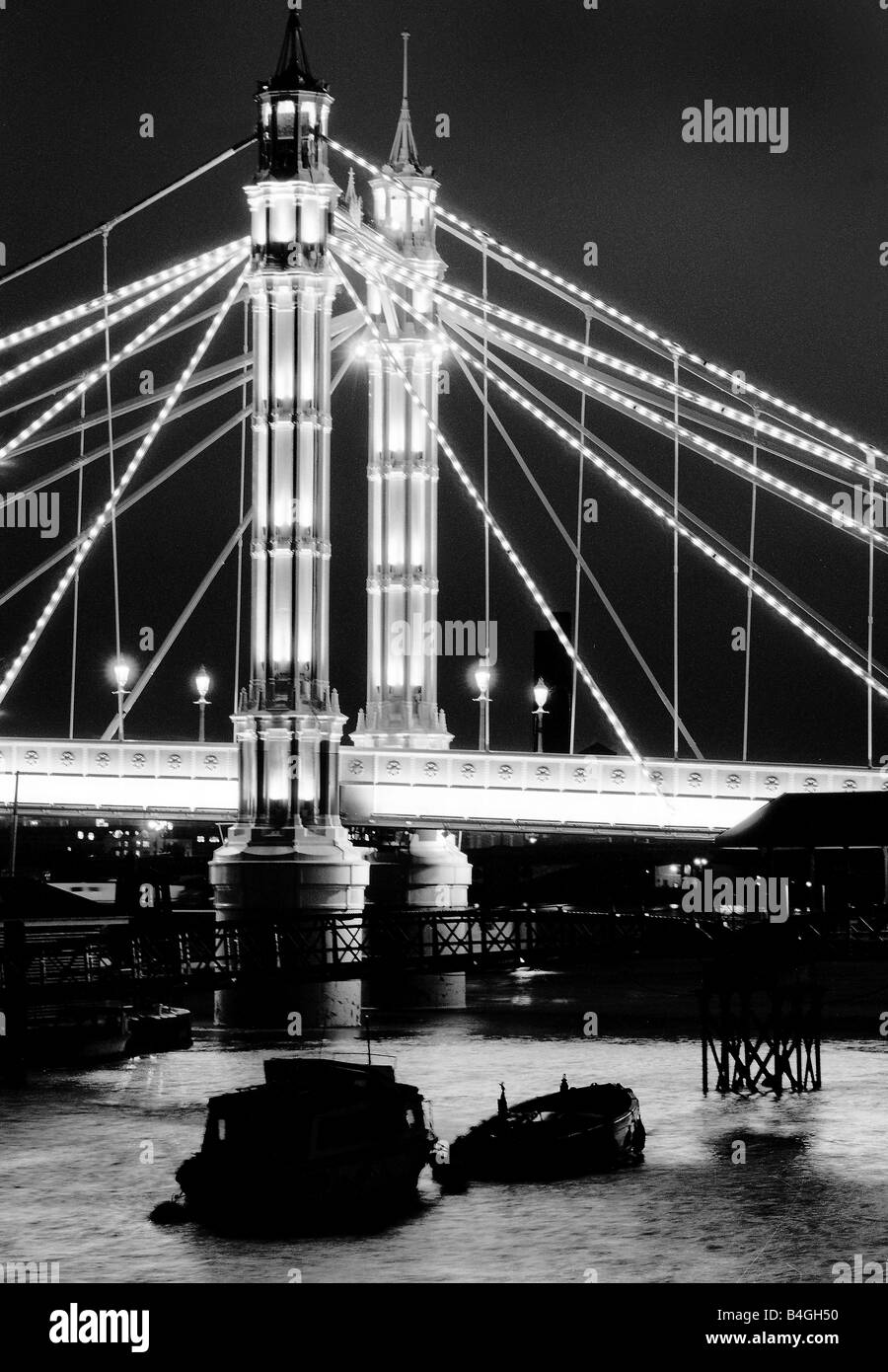 The albert bridge Black and White Stock Photos & Images - Alamy