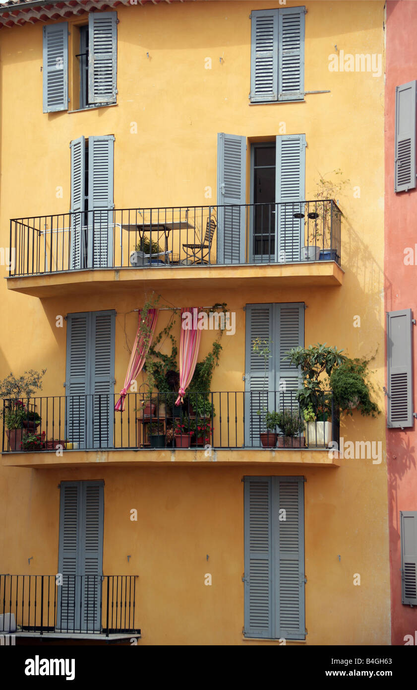 French vernacular architecture hi-res stock photography and images - Alamy