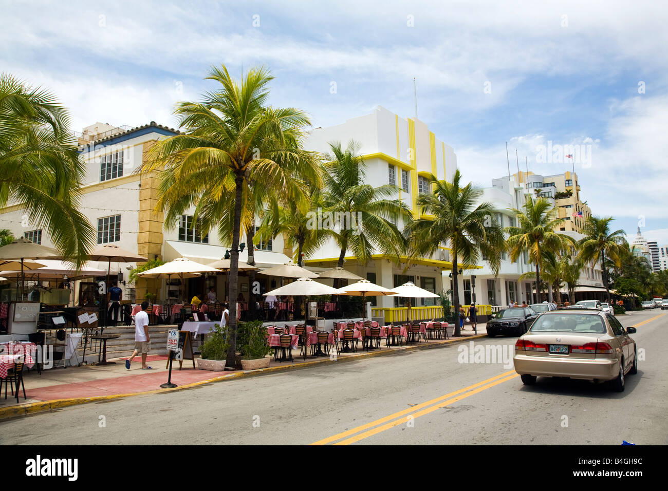 Kerbside Dining High Resolution Stock Photography and Images - Alamy