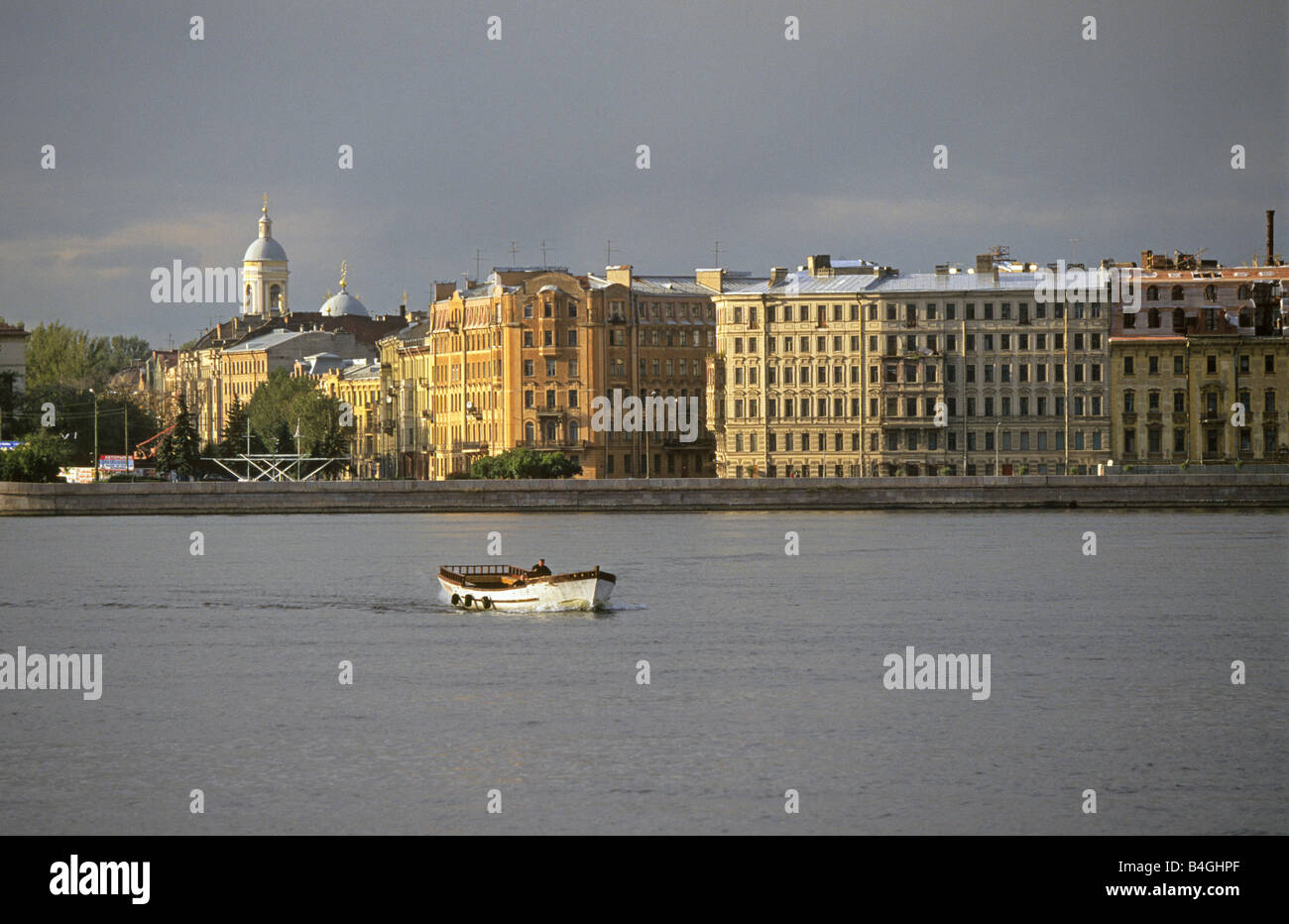 Buildings along the neva river hi-res stock photography and images - Alamy