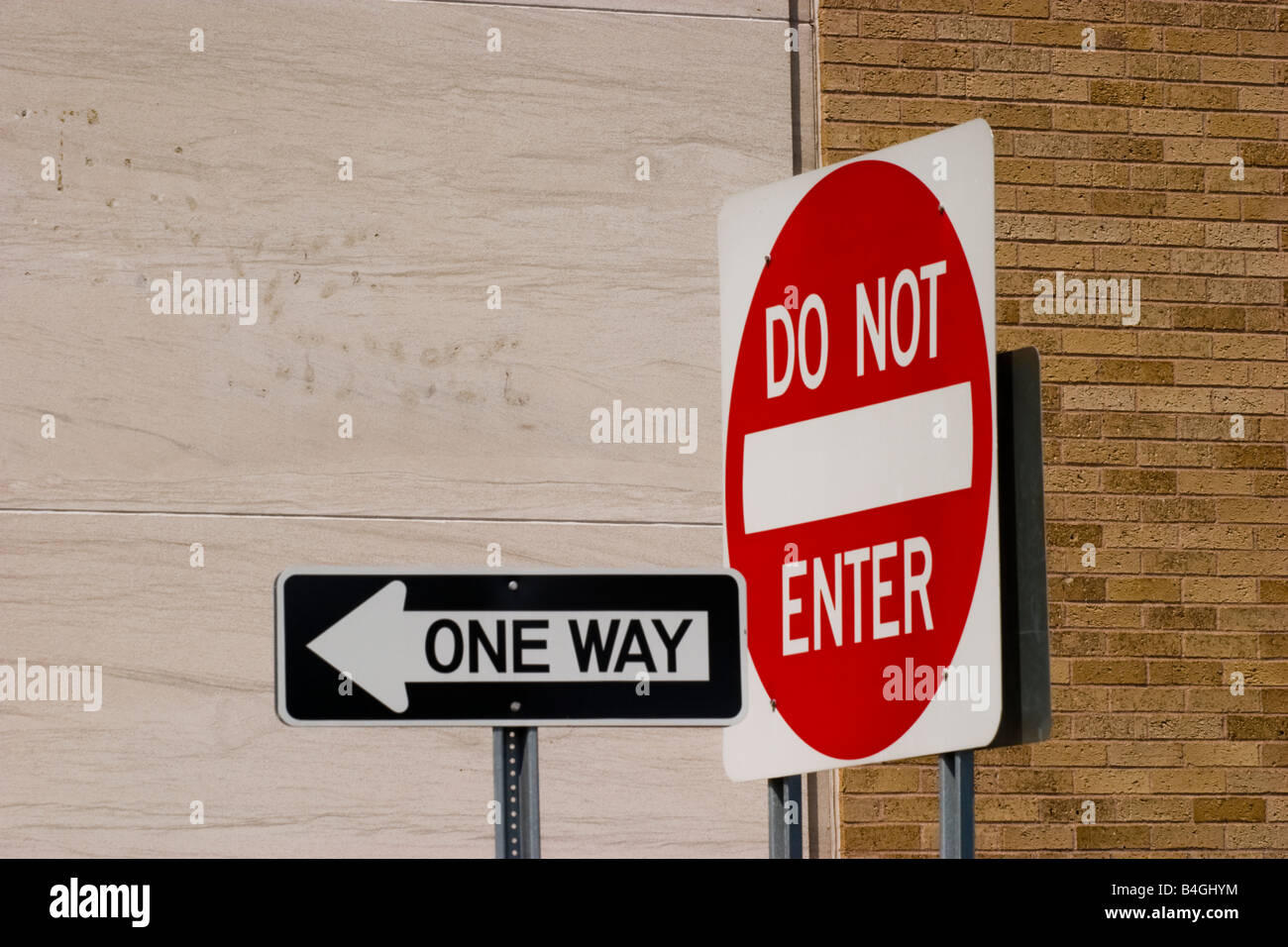 One Way and Do Not Enter traffic signs near each other Stock Photo - Alamy