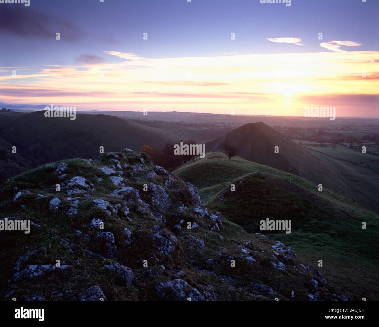Dawn view across Dovedale to Thorpe Cloud from Bunster Hill, Peak ...
