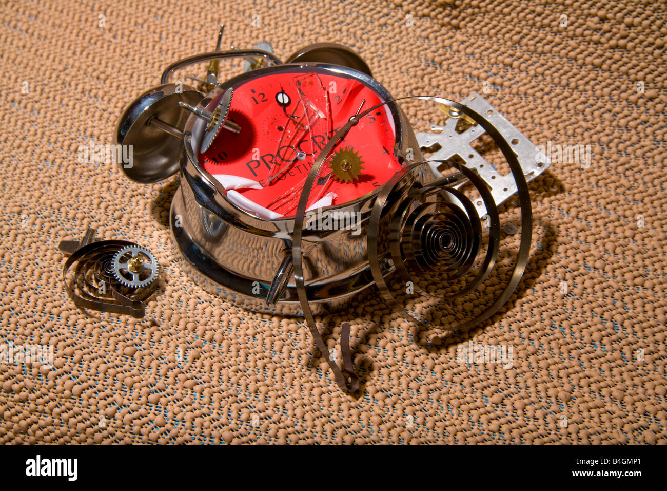 Shattered clock face hi-res stock photography and images - Alamy