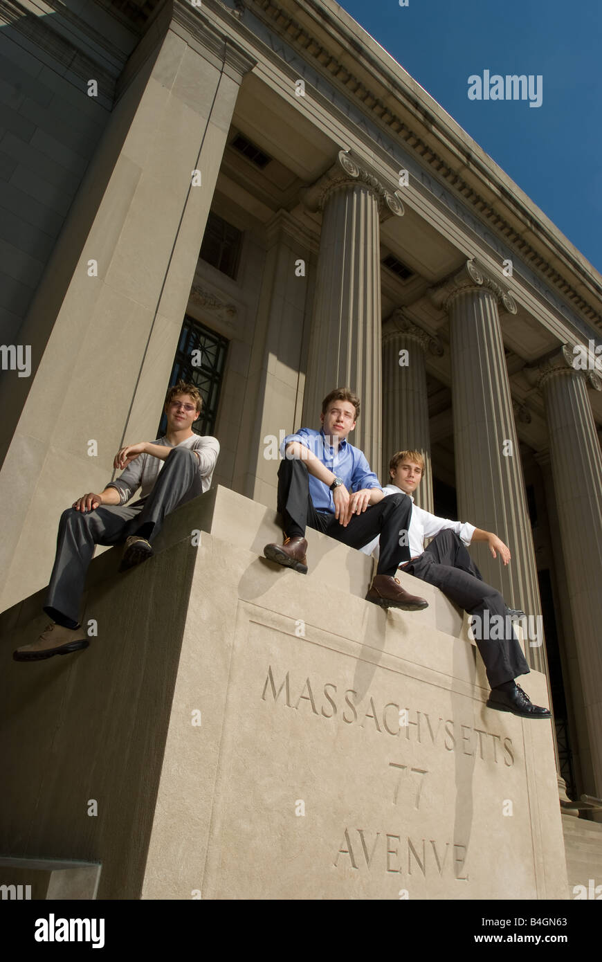 MIT students Zackary M Anderson 09 Russell J Ryan 09 and Alessandro ...
