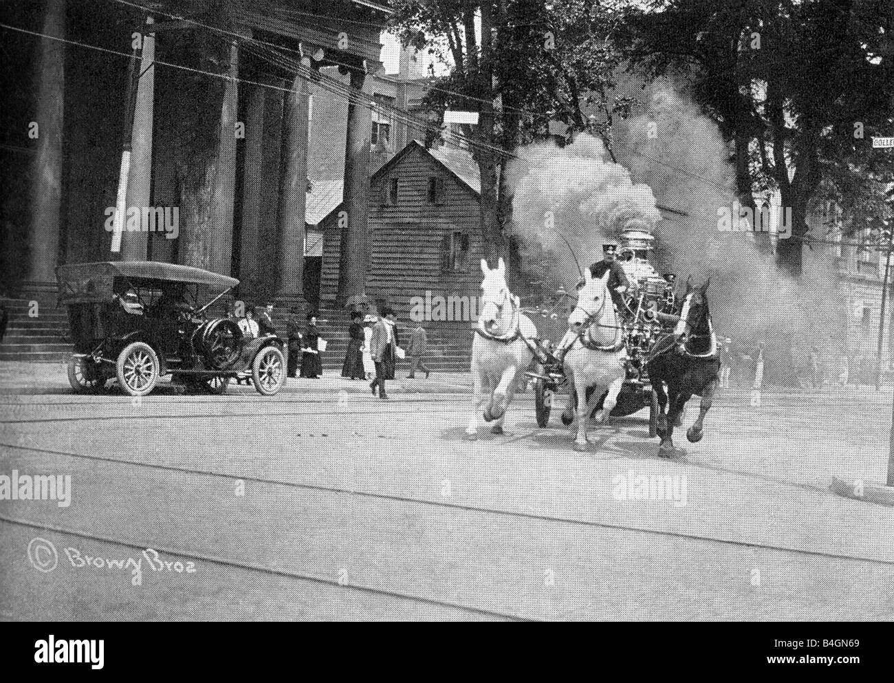 Fire engine horses hi-res stock photography and images - Alamy