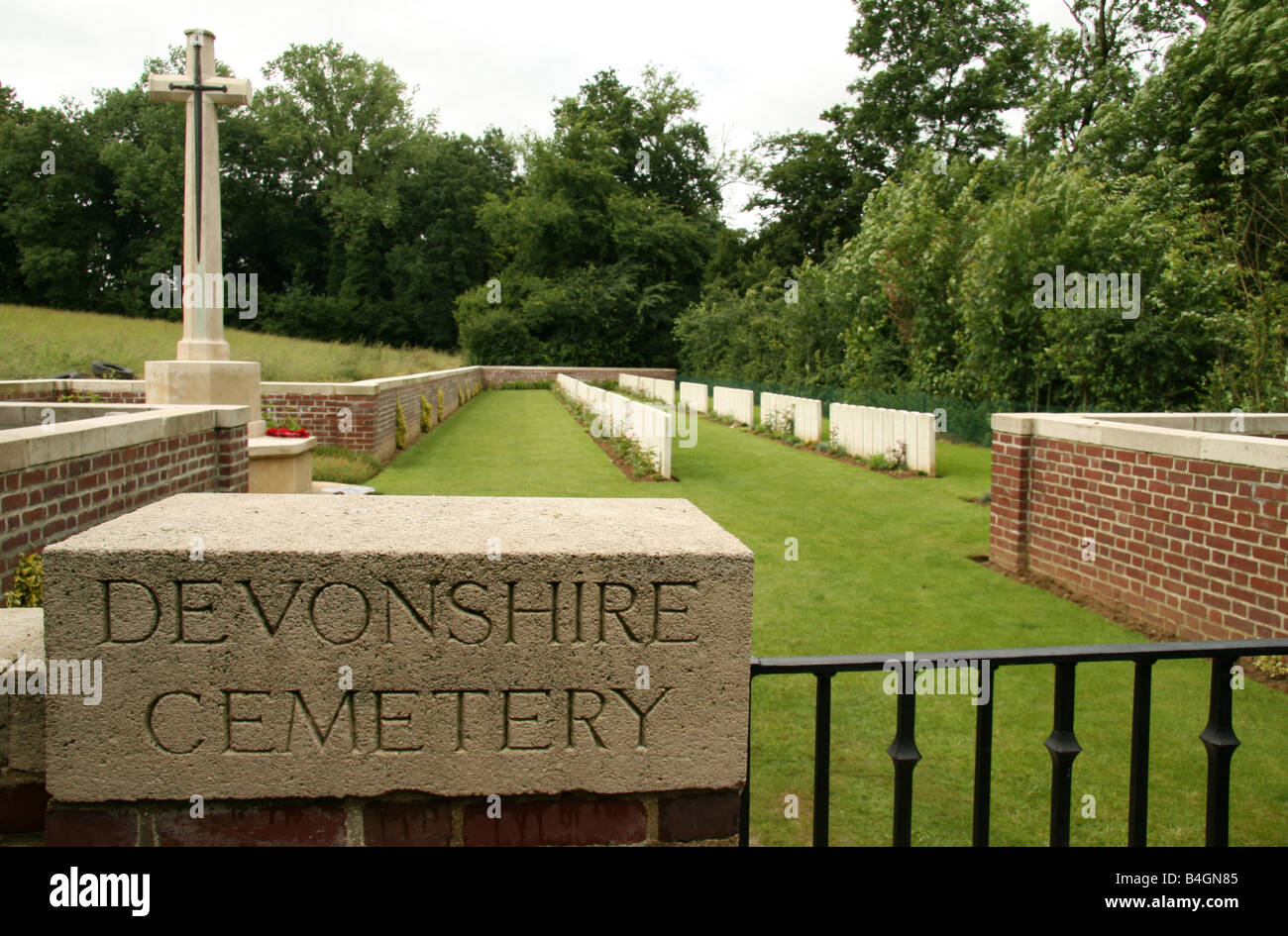 The entrance gate and sign to the Devonshire CWGC Cemetery, Mansell ...