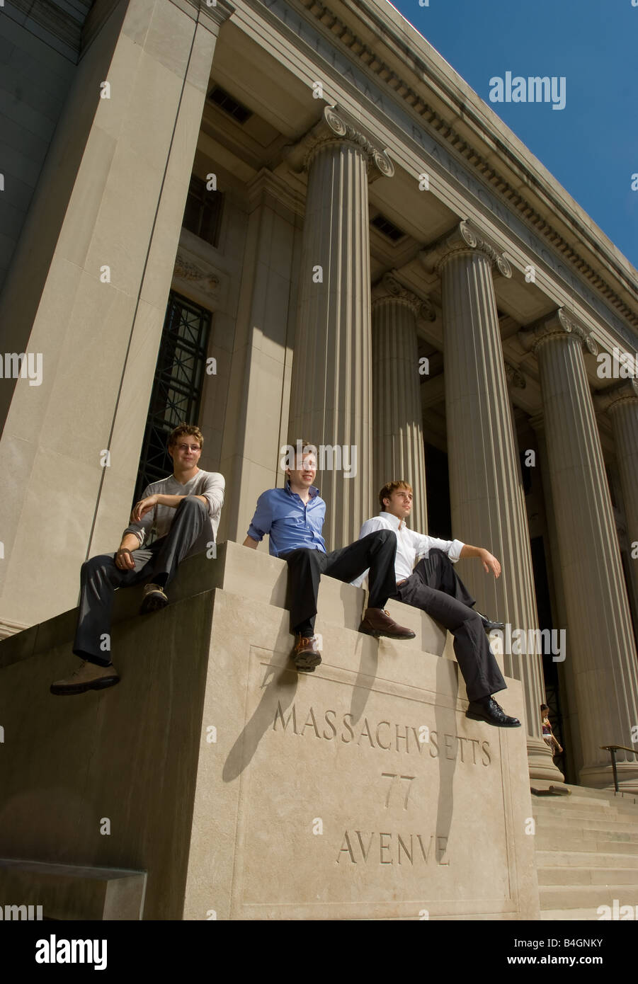 MIT students Zackary M Anderson 09 Russell J Ryan 09 and Alessandro ...