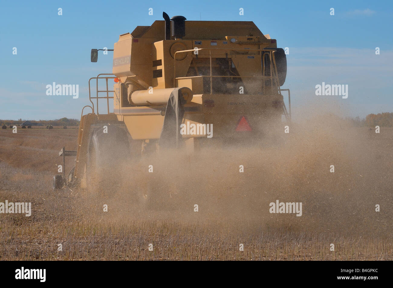 Wheat dust hi-res stock photography and images - Alamy