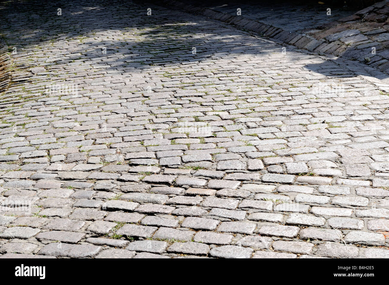 Stone footpath hi-res stock photography and images - Alamy
