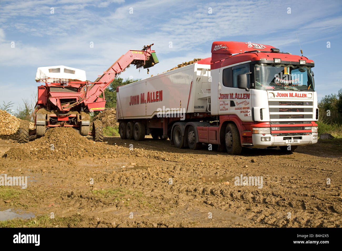 Sugar beet lorry hi-res stock photography and images - Alamy