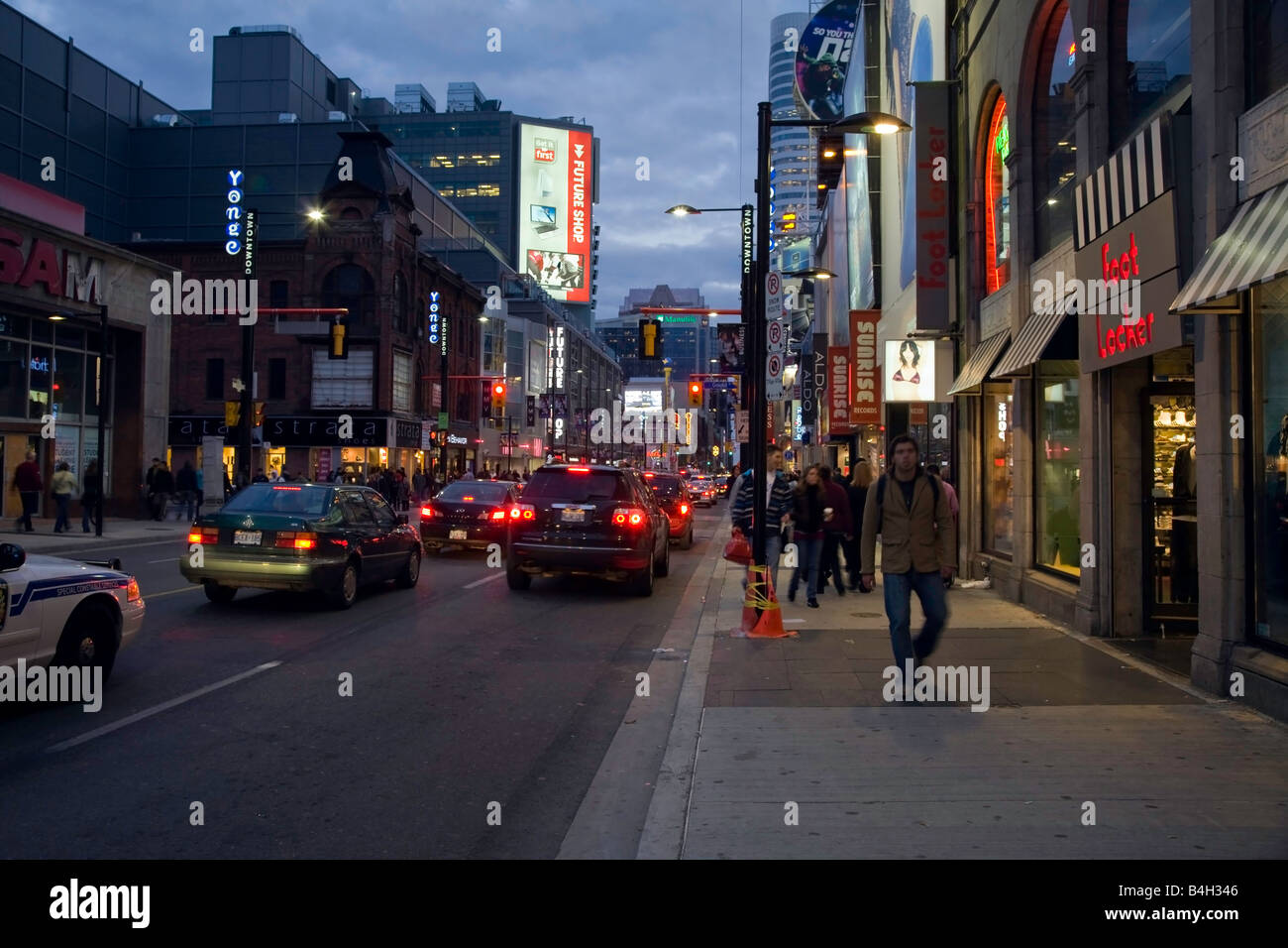 Yonge street toronto night hi-res stock photography and images - Alamy
