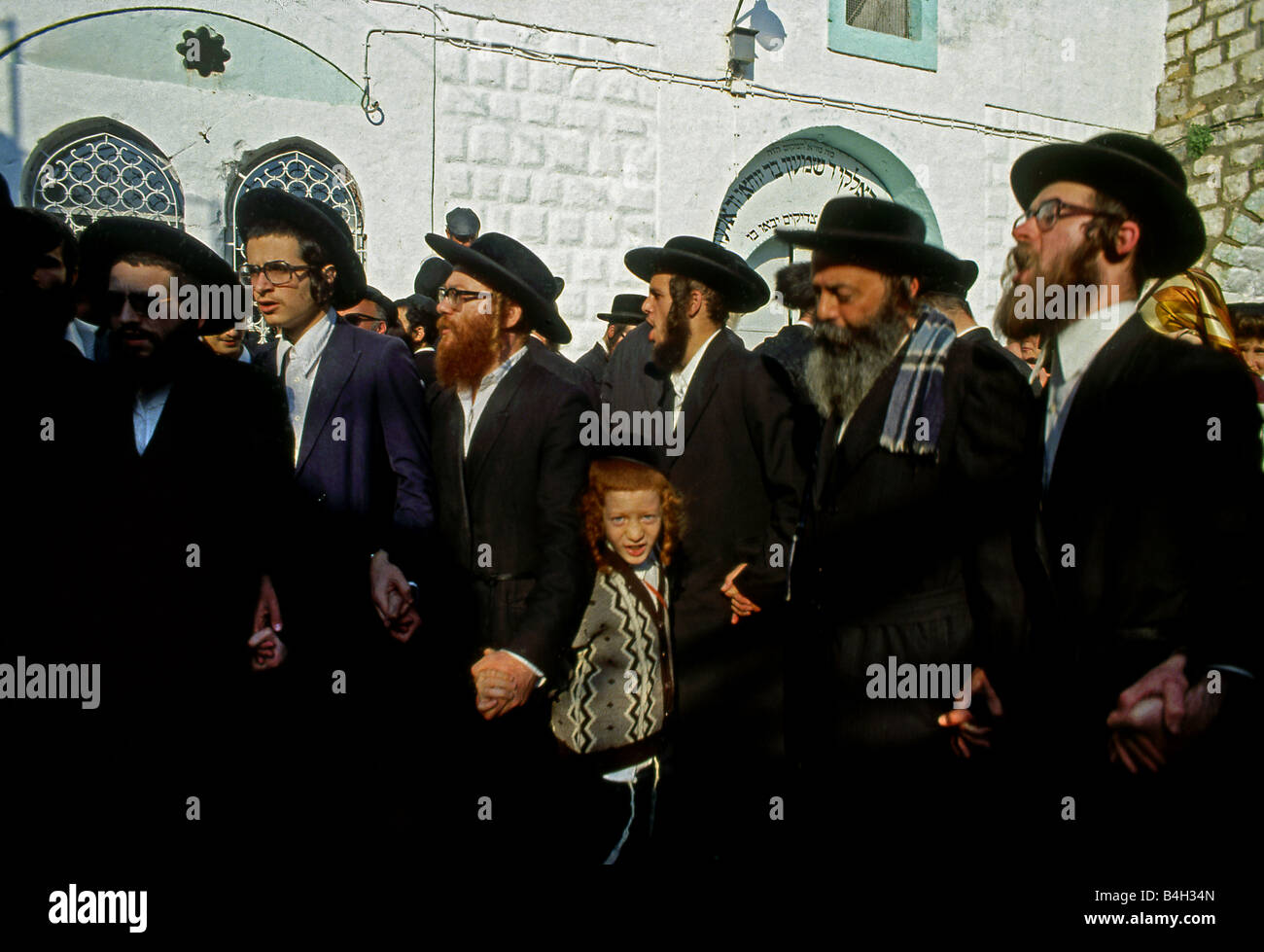 Hassidic dance hi-res stock photography and images - Alamy