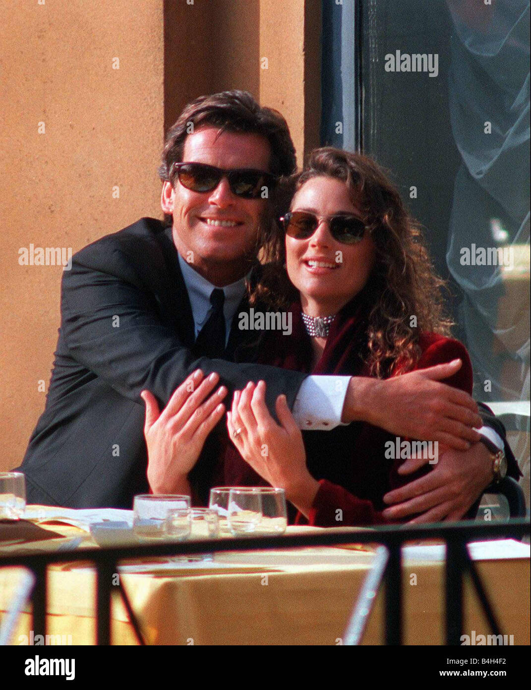 Pierce brosnan hi-res stock photography and images - Alamy