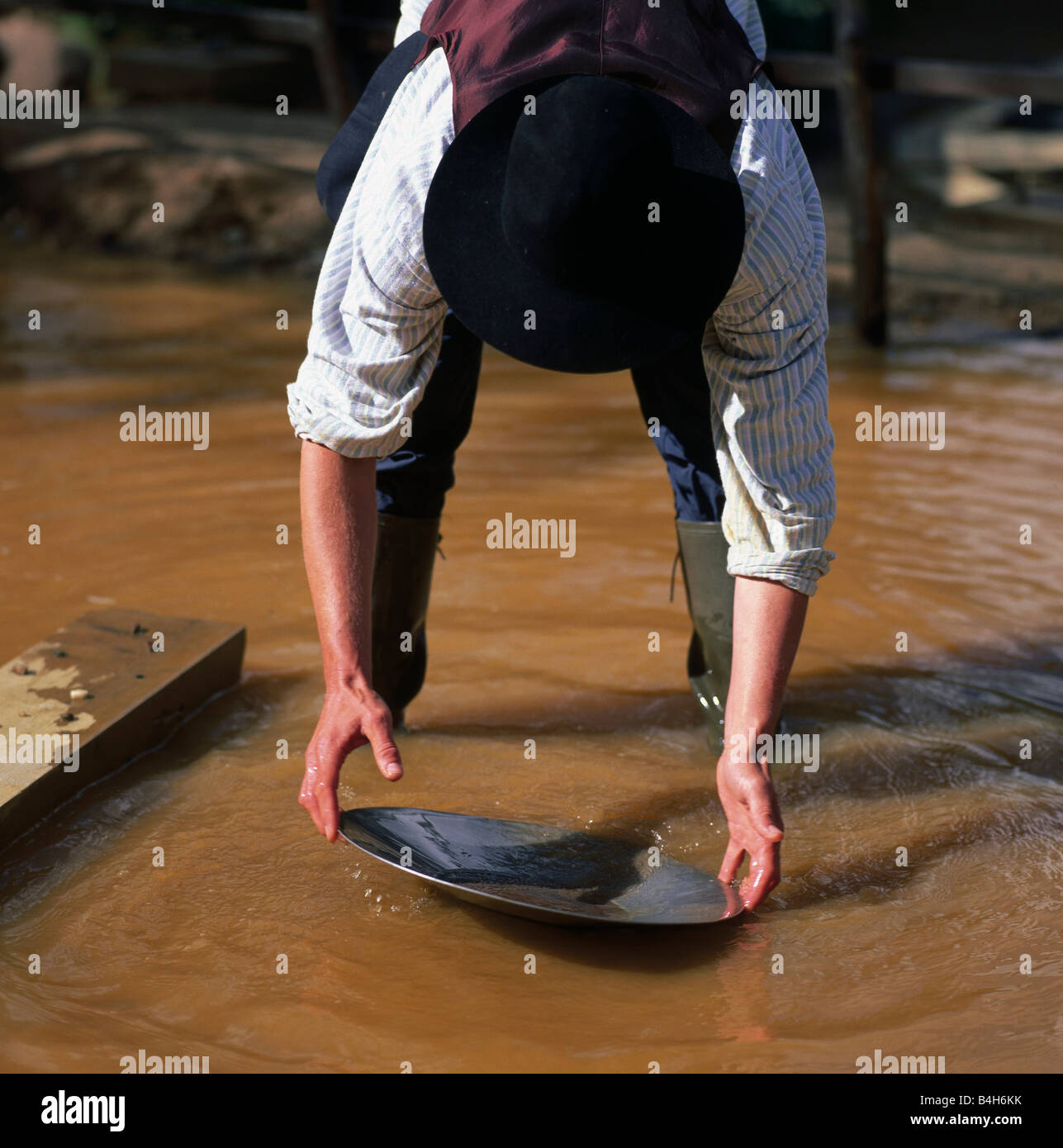 Gold washer hi-res stock photography and images - Alamy