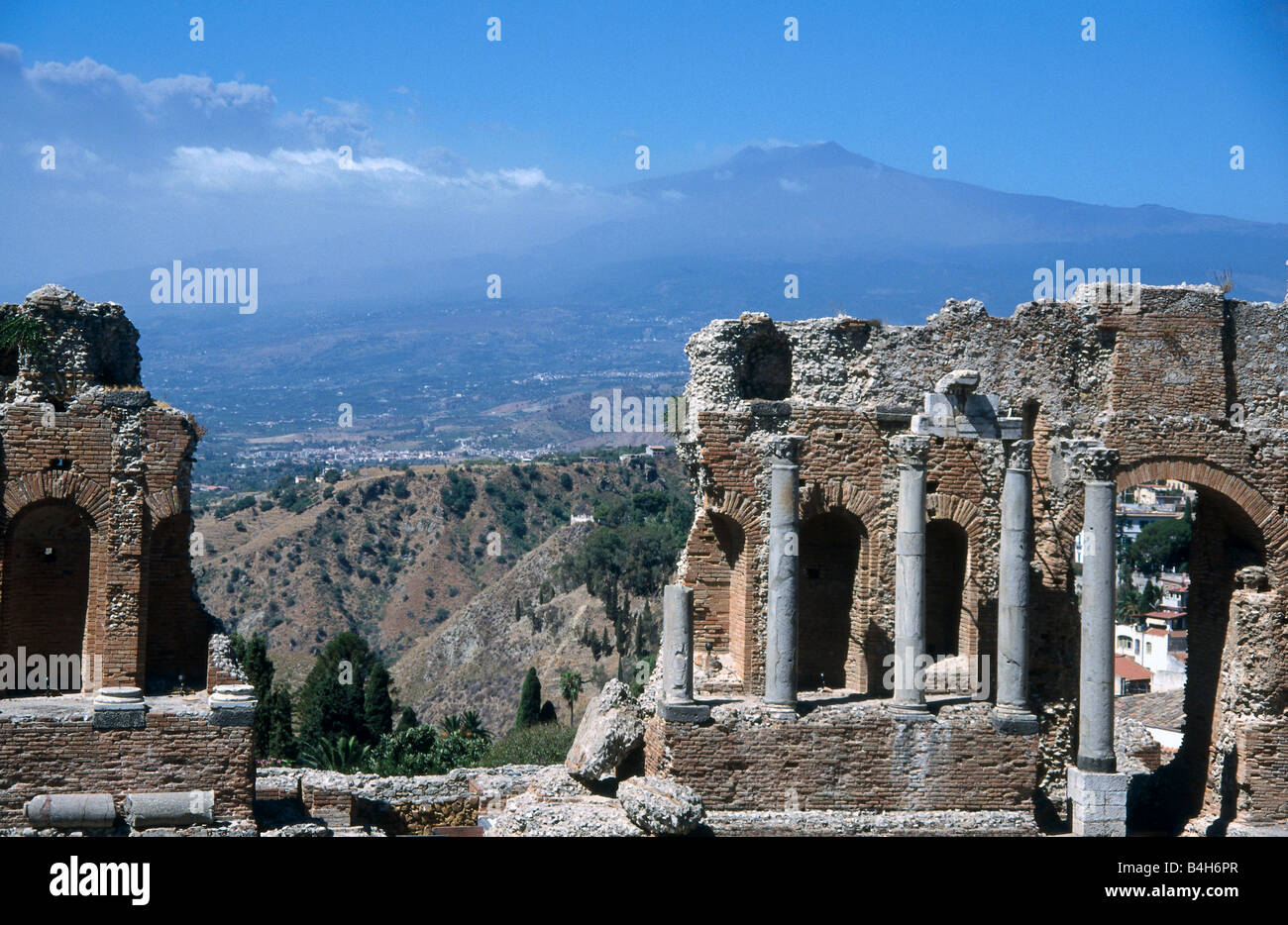 Taromina sicily italy hi-res stock photography and images - Alamy
